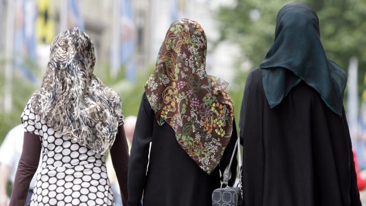 Batasan Aurat Perempuan, Sampai Mana Sih? - Rumah Sunat dr. Mahdian